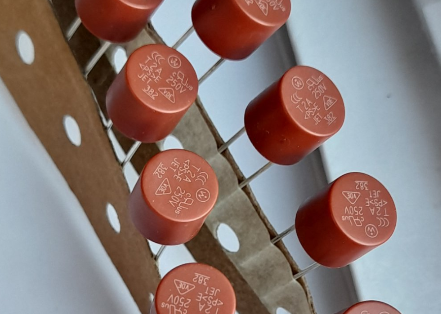 Запобіжник T2A 250V TR5/382: продаж, ціна у Гайворона. Високовольтні ...