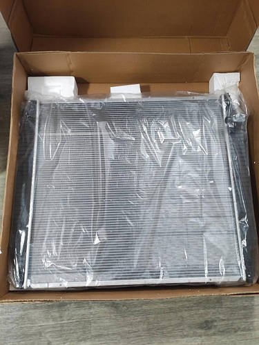 Радиатор двигателя IVECO EUROTECH EUROTRAKKER 41008464 42532037 8139192 ...