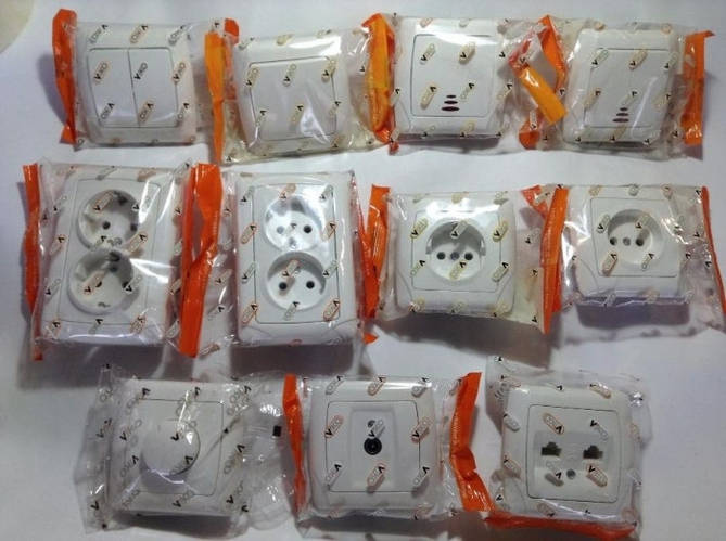 Распределительный щиток Viko (Бокс Box) 12 модулей наружный, цена 378. ...