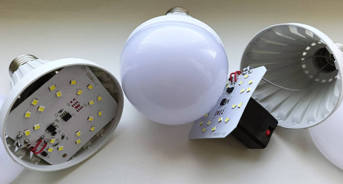 Світлодіодна аварійна лампа Led E27 9 Вт (Холодний колір 6500К) (ID#2336524055), ціна: 50 ...