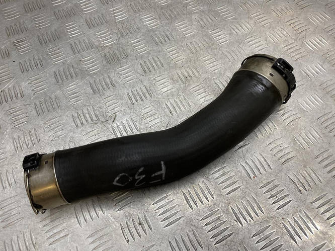 Б/В Патрубок інтеркулера правий BMW 3 F30 F25 11618583389 (ID ...