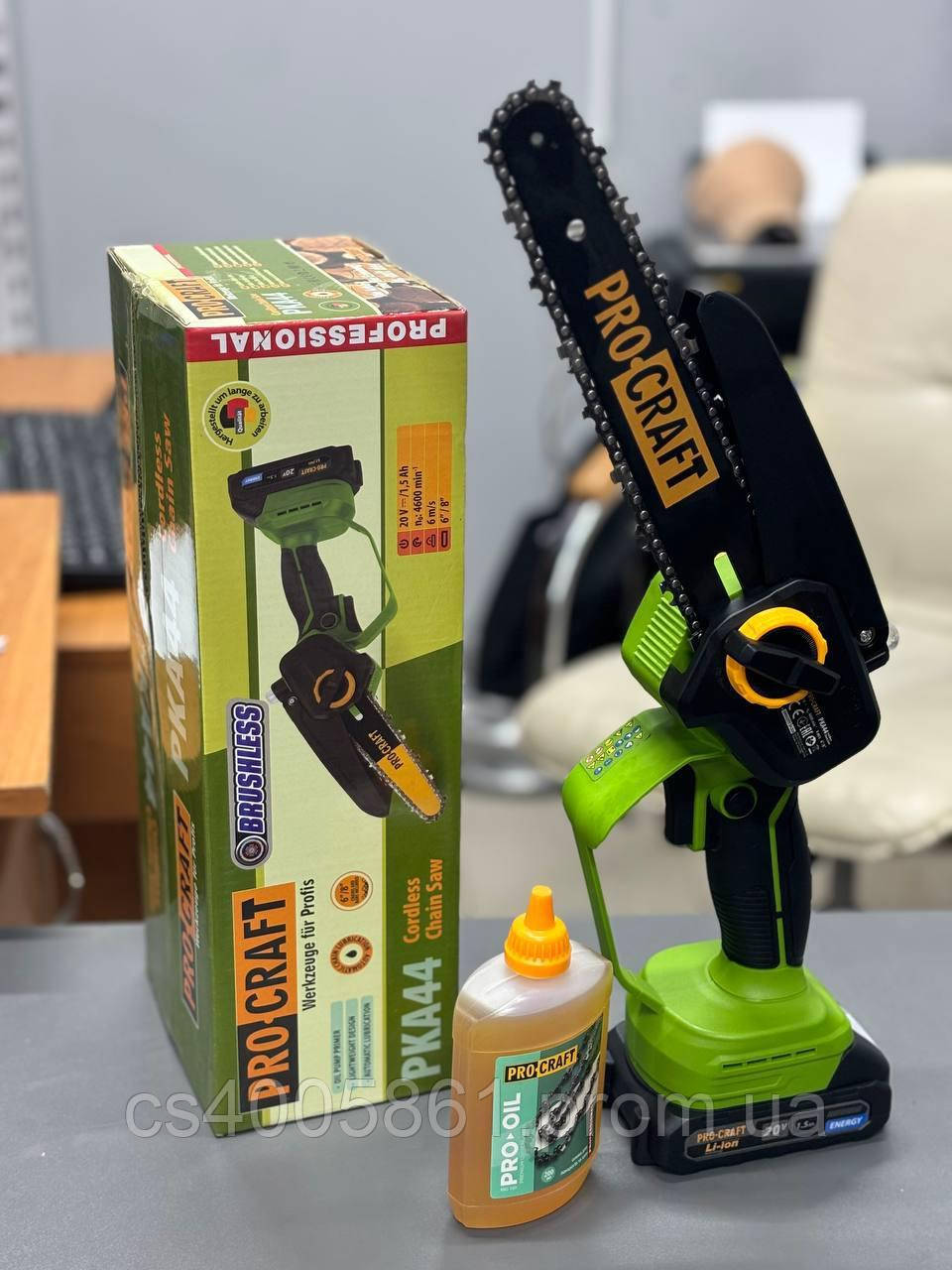 Якісна мініпила на акумуляторі з подаванням оливи на шину Procraft PKA44 (1 акб), акумуляторна ...