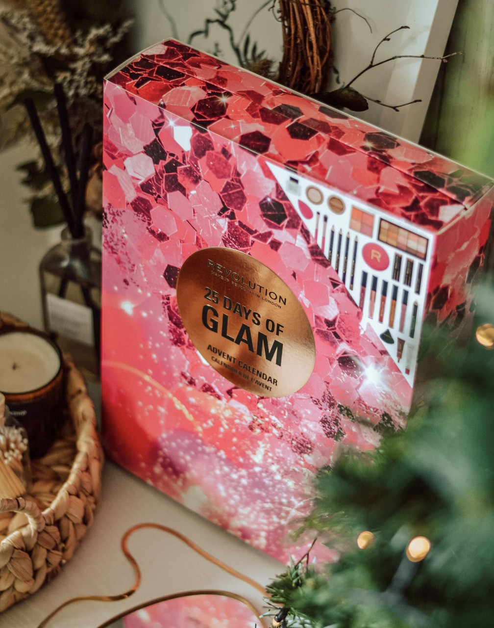 Набір "Адвент-календар" Makeup Revolution 24 Days of Glam Advent ...