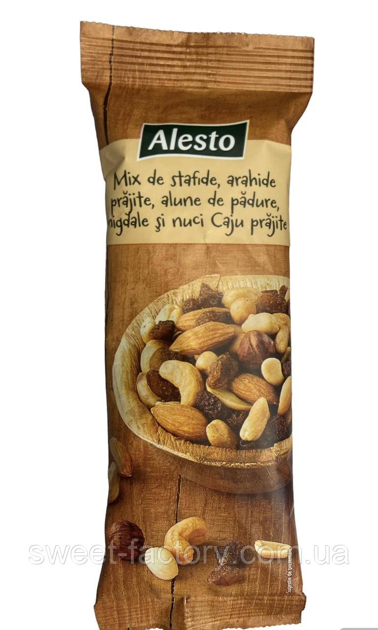 Горіхи Alesto Nuts & Raisins 100g: продаж, ціна у Чернігові. Горіхи від ...