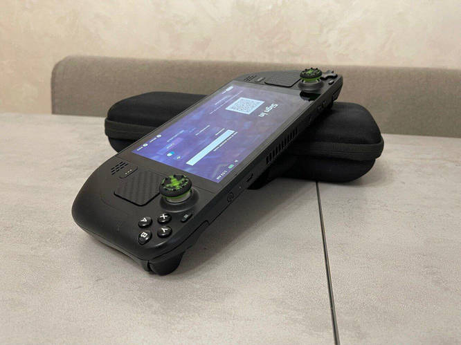 Портативная игровая приставка Valve Steam Deck 1010 / 7.4" (1280x800) IPS / AMD APU Zen 2 (4 ...