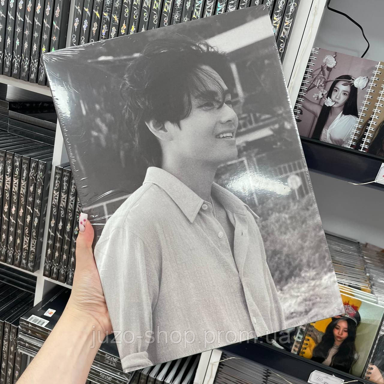 V (BTS) - TYPE 1 MAGAZINE Ver., ціна: 3641 ₴, купити на Prom.ua