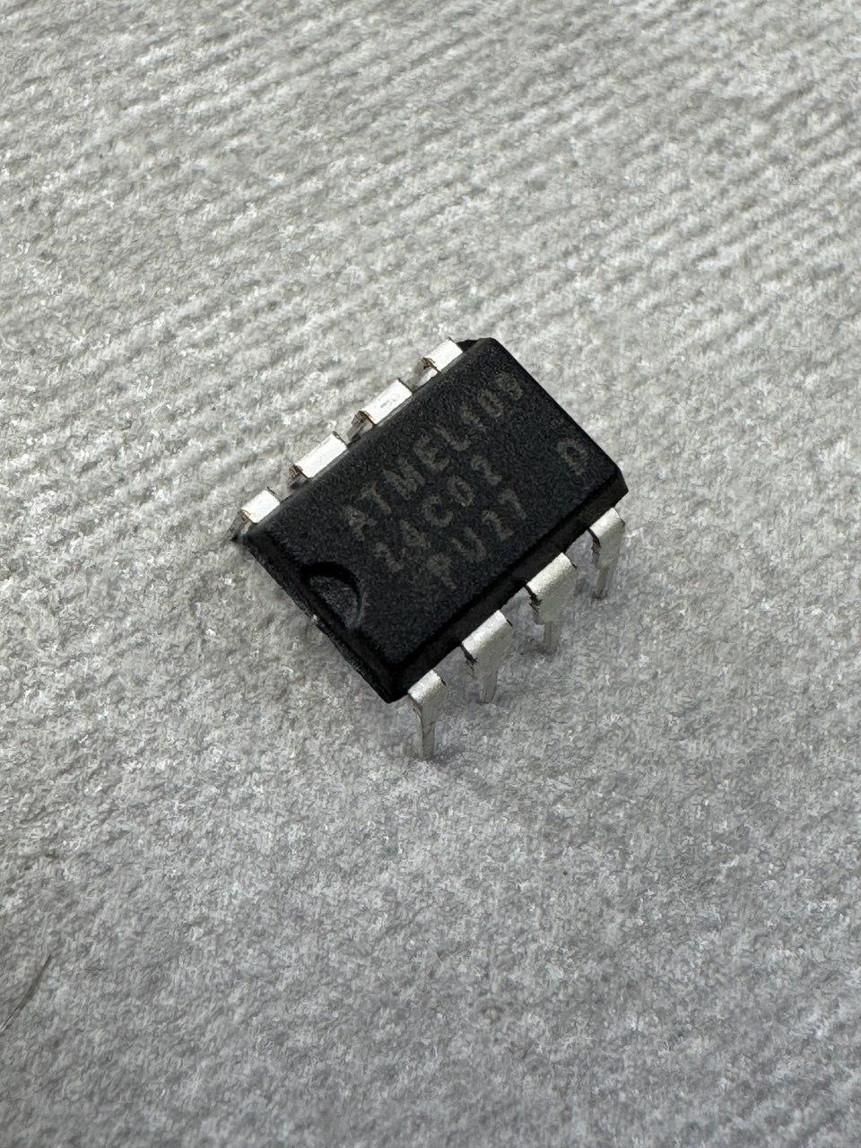 Мікросхема 24C02 (DIP8), цена: 8.90 ₴, купить на Prom.ua