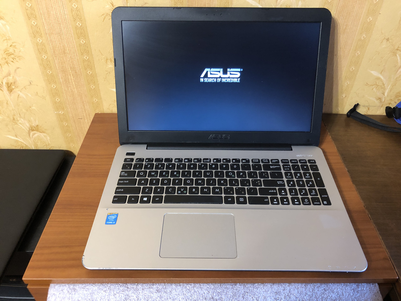 Ноутбук Asus R556L FHD i3-4005U/8gb/HDD 1TB/Intel HD/2,5 години (ID ...