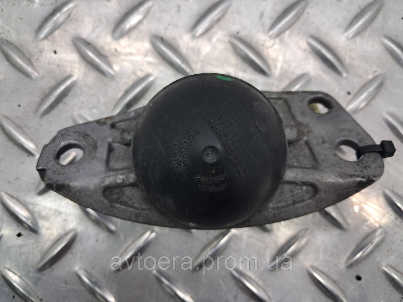 3C0513353C Опора заднього амортизатора Q3 8U (ID#2368214524), ціна: 32 ...