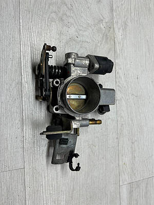 Б/у дроссельная заслонка Opel Astra F/Corsa B/Vectra B 1.6i 16кл X16XEL ...