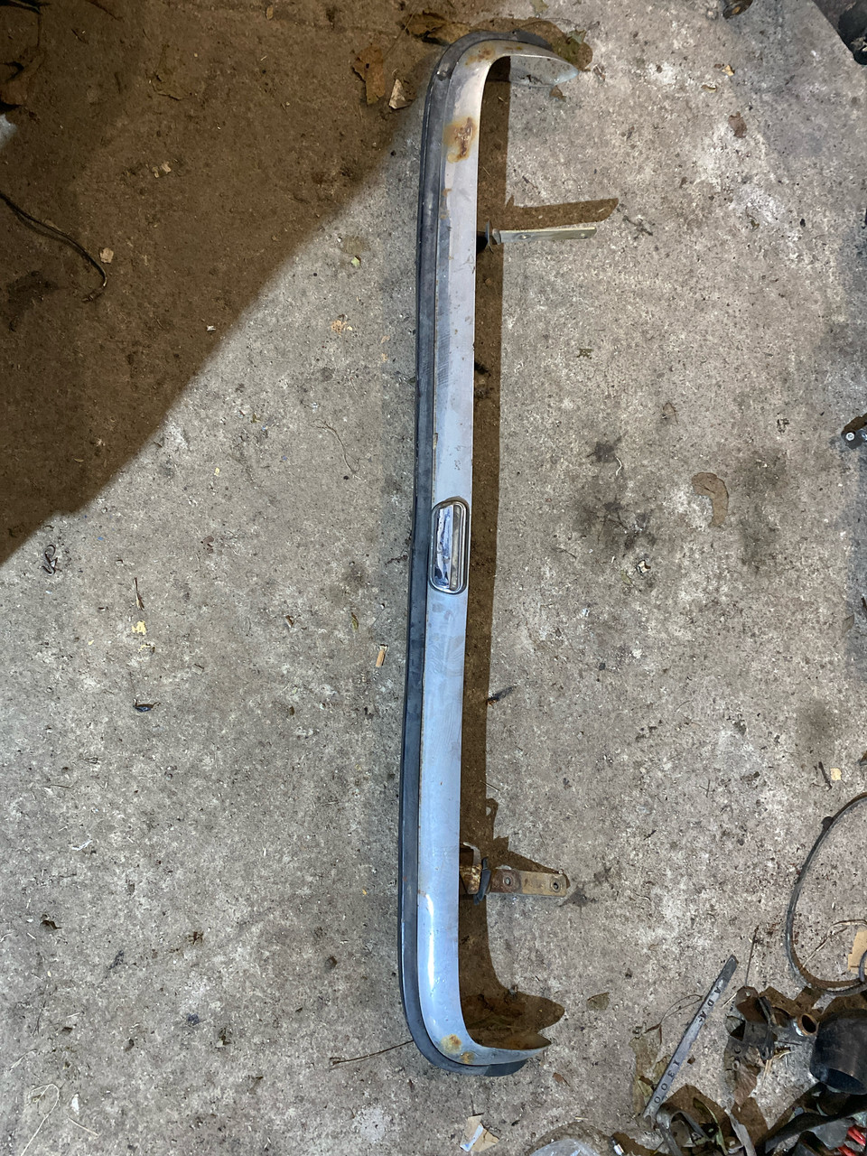 Задний бампер для ВАЗ 2101, 2102, 2103, 2106 б/у (ID#2405918419), цена: 350 ₴, купить на Prom.ua