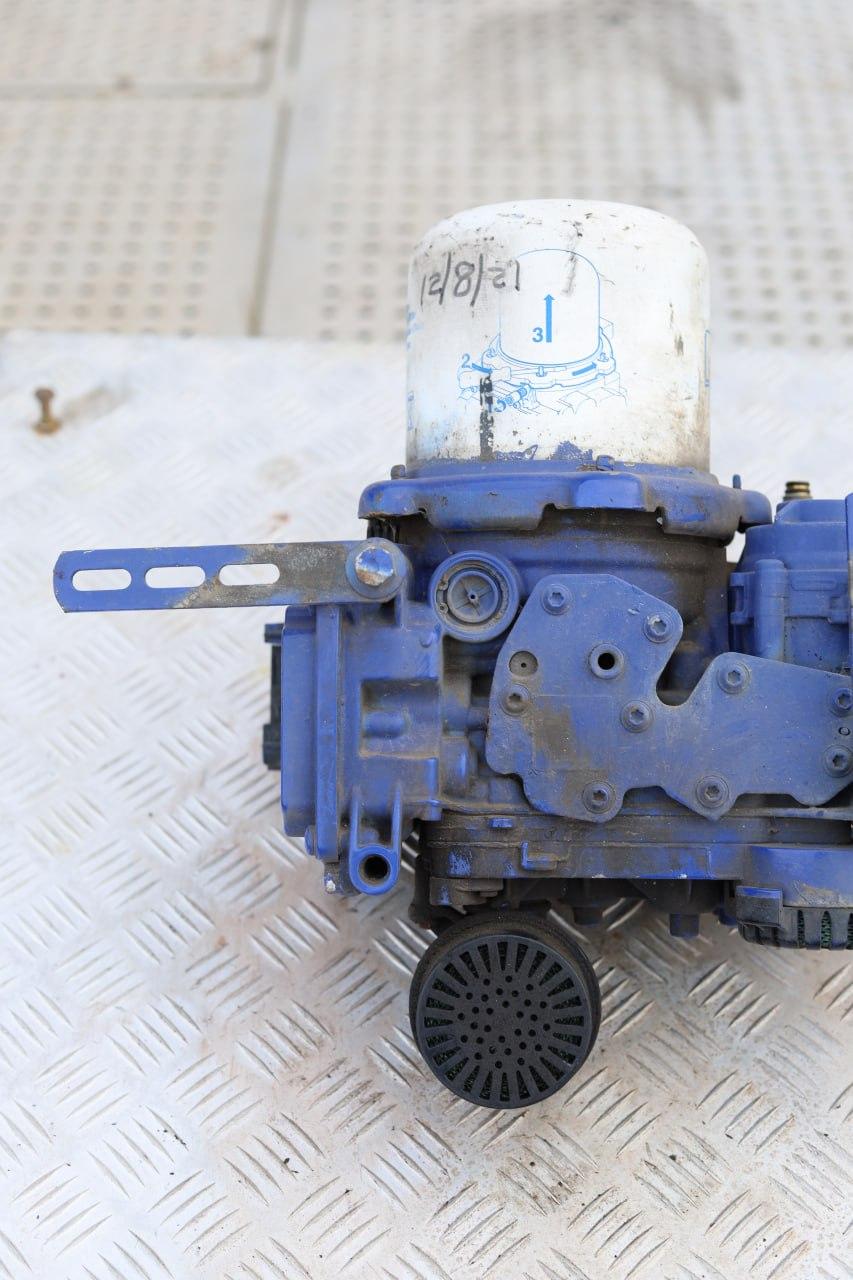 Купити Вологовідділювач (осушувач) б/в VOLVO FM (22358797) оригінал ...