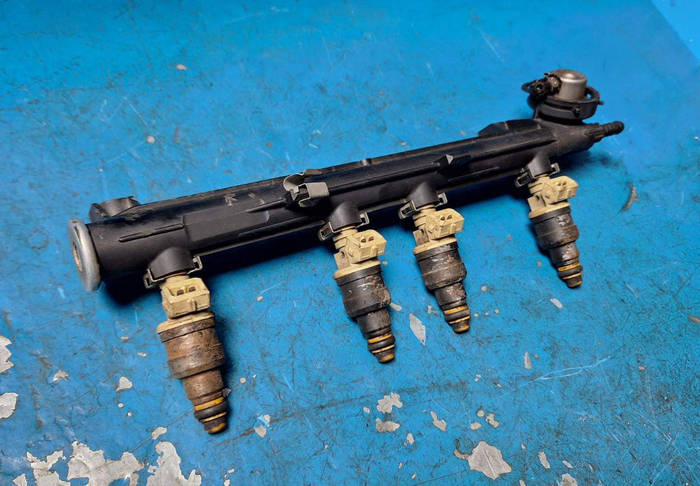 Форсунки + Топливная рампа VOLKSWAGEN PASSAT B4 GOLF 3 VENTO 1.6 8V ...