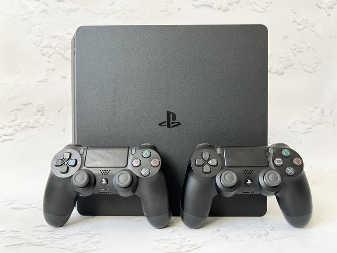 Приставка PlayStation 4 Slim на 1 Tb, Два джойстика, Гарантія (ID ...