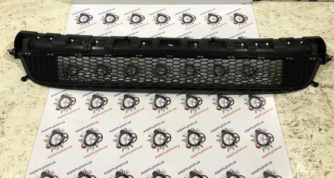 Решітка бампера переднього на Renault Trafic 3 622544919R 2014- (Ріно ...