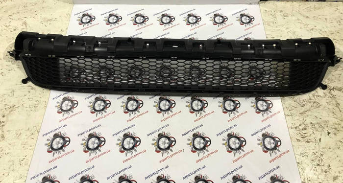 Решітка бампера переднього на Renault Trafic 3 622544919R 2014- (Ріно ...