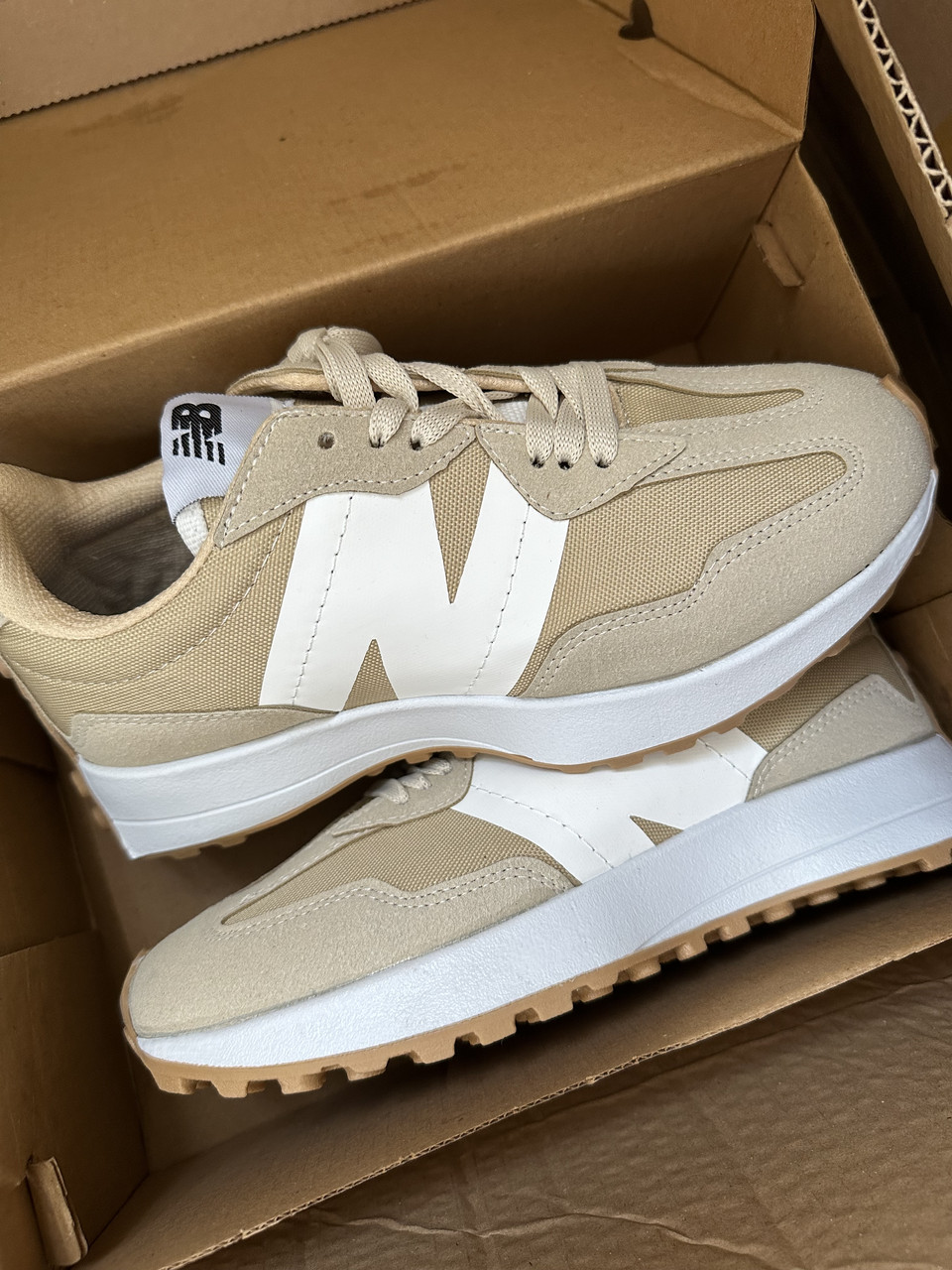 Кросівки жіночі NEW BALANCE. New Balance 327 Beige Бежевый White Белый ...