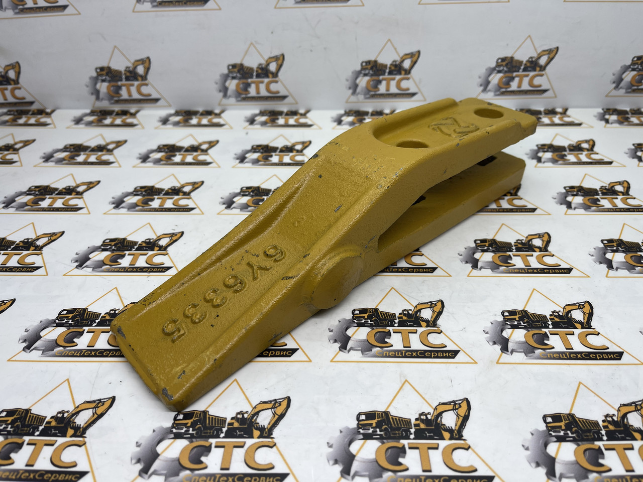 Зуб ковша на CATERPILLAR 416, 418, 428 номер 6Y6335, 1358203, 9W1879 ...