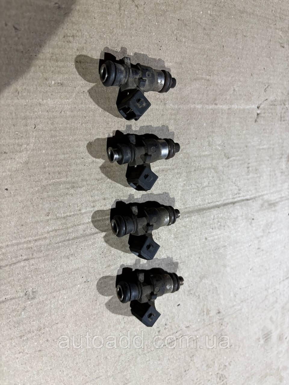 Форсунки 8200292590 Renault Logan II 1.2 бензин 2012- (ID#2467718735 ...