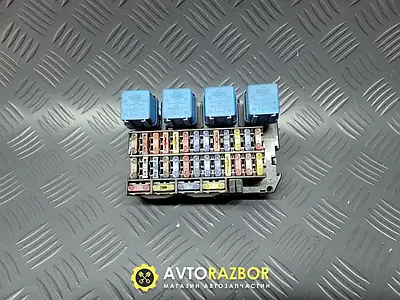 Проводка с блоком предохранителей Nissan Sunny II B12, блок ...