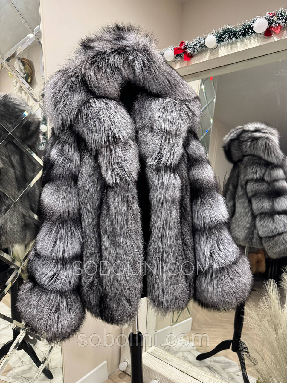 Шуба з хутра silver Fox з капюшоном: продажа, цена в Киеве. Женские ...