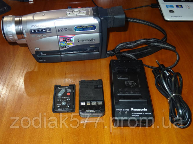 Видеокамера Panasonic NV-RZ10 VHS-C Li-Ion аналоговая Состояние! (ID ...
