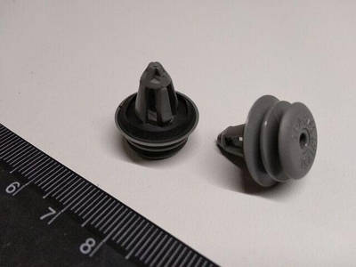 Пістон кріплення внутрішнього оздоблення, обшивки дверей Alfa Romeo ...