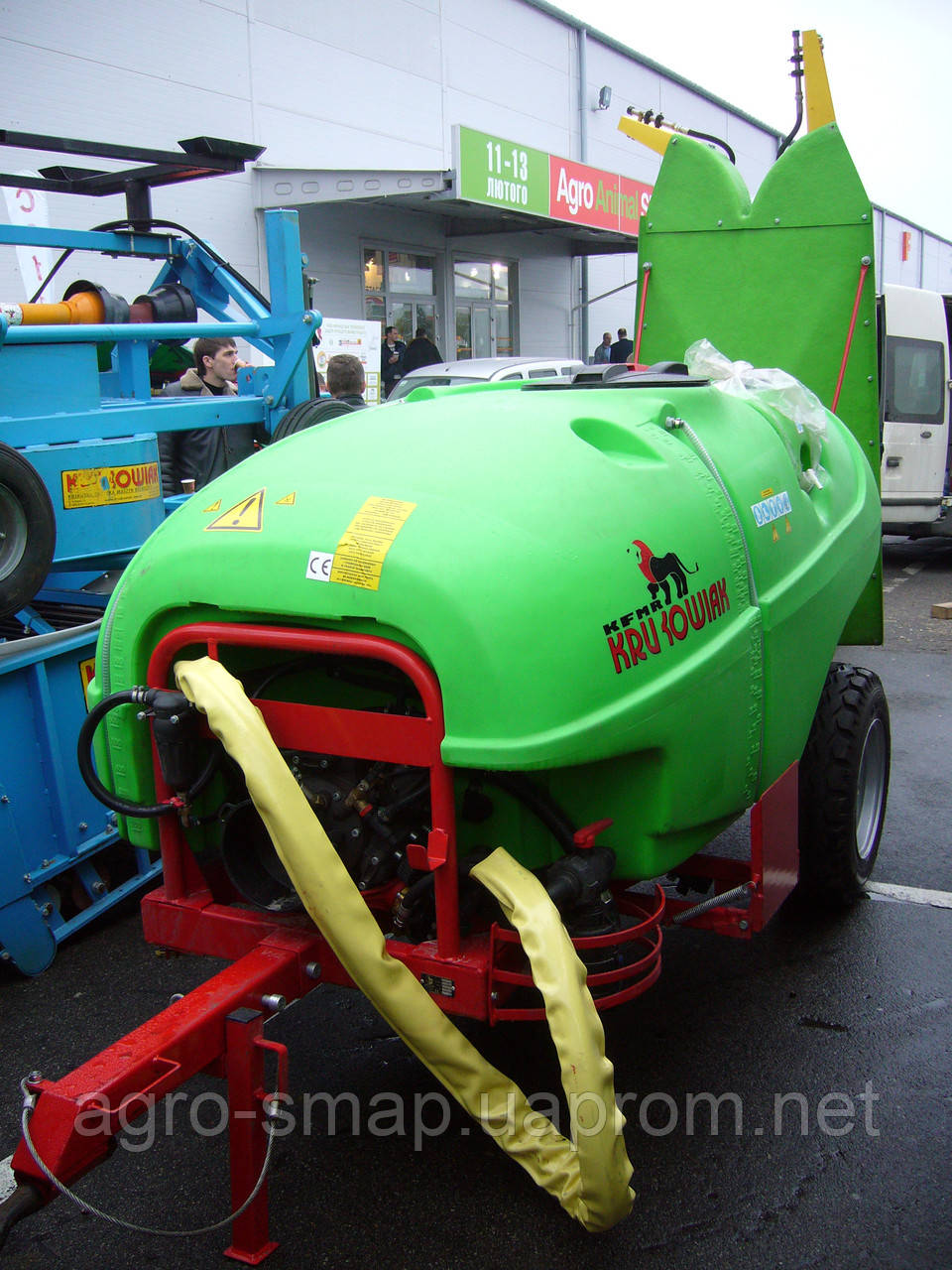 Обприскувач Tajfun 1000 - 2000 л (колона та вентилятор). Садовый ...