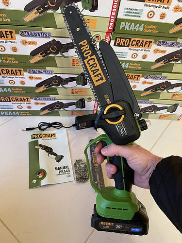 АКЦИЯ / Бесщеточная аккумуляторная мини-пила Procraft PKA44 с автоматической подачей масла ...