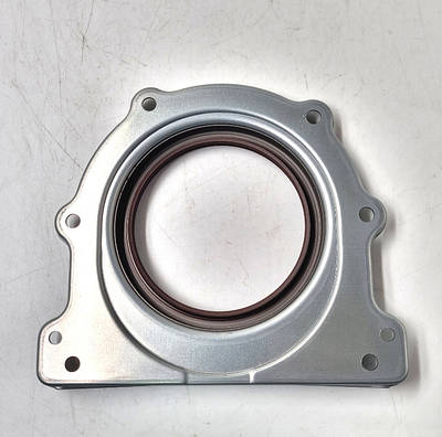 Оригинальная передняя крышка коленвала с сальником 1052B328 Lancer X 1. ...