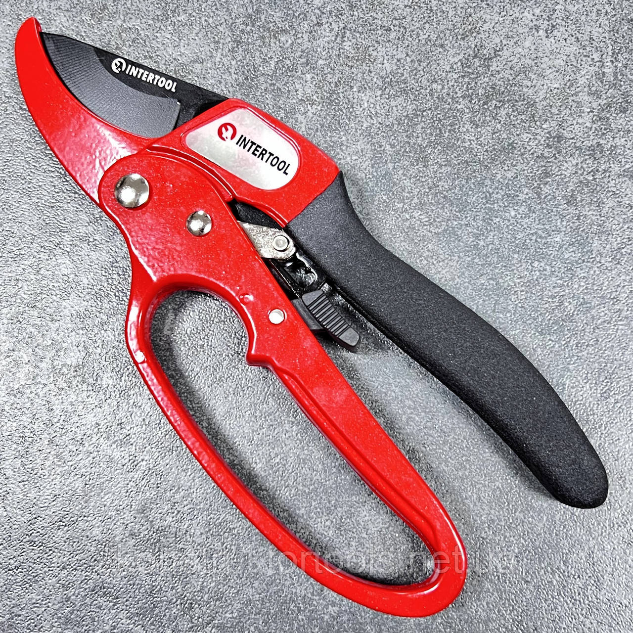Секатор садовий з храповим механізмом 200 мм INTERTOOL FT-1005, ціна: 199 ₴, купити на Prom.ua