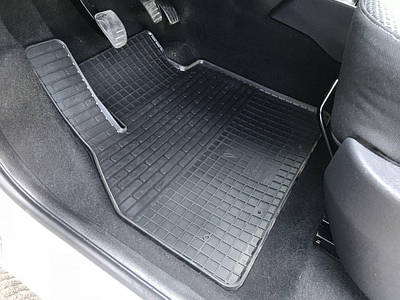 Автокилимки Stingray Renault Kangoo II 2008- 2 шт Чорний (1535142747 ...