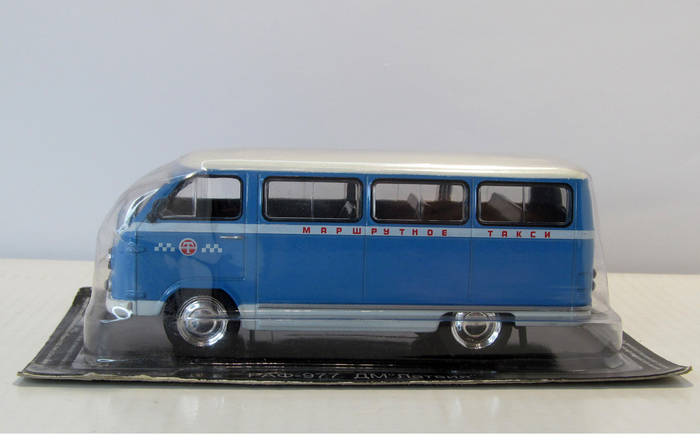 Масштабна модель РАФ 977 ДМ Латвия Маршрутное такси, Deagostini. 1:43 запечатаний блістер ...