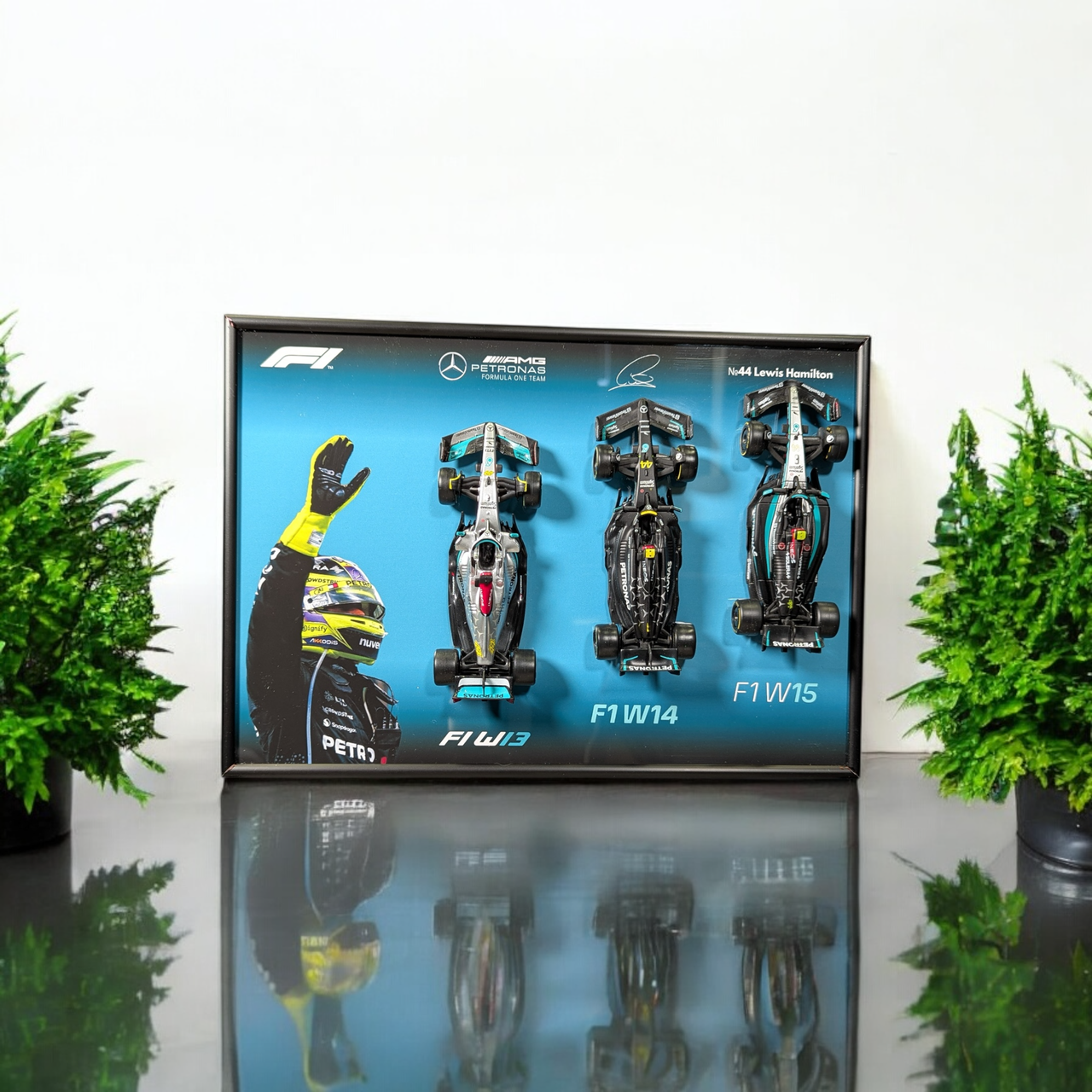 Моделі Bburago F1 АРТ Рамкою (A4) З Mercedes-AMG PETRONAS W13 / W14 / W15 ( 2022 / 2023 / 2024 ...