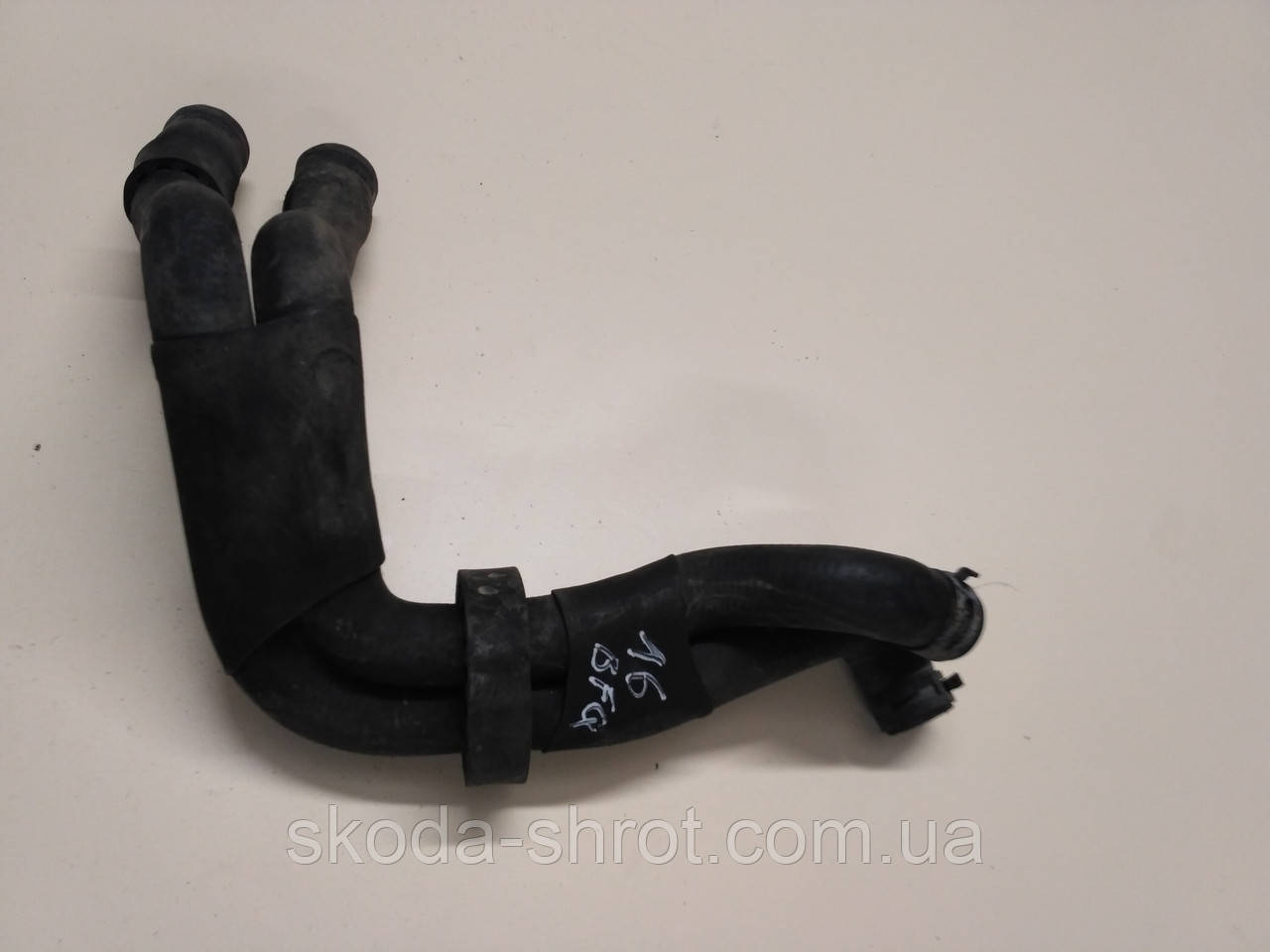 Патрубки печки шкода октавия тур 1J0121156BH: продажа, цена в Ровно ...