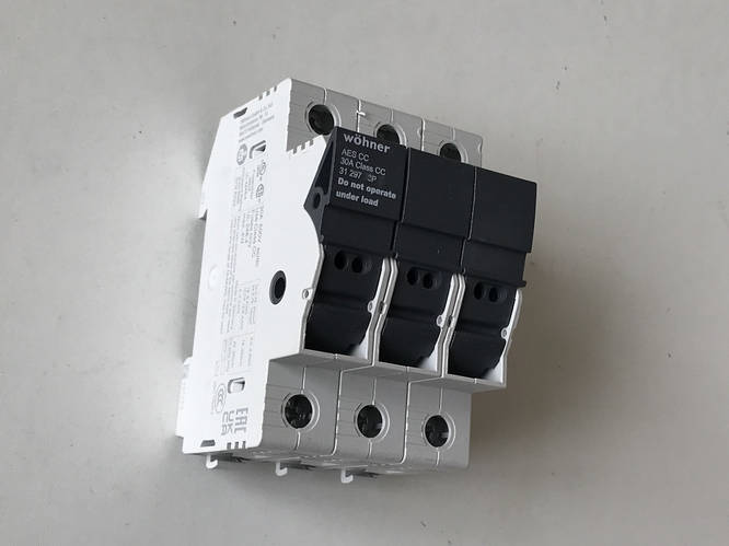 Тримач запобіжників Wohner AES CC 31297 30A 3Pol (ID#2605375334), цена: 300 ₴, купить на Prom.ua