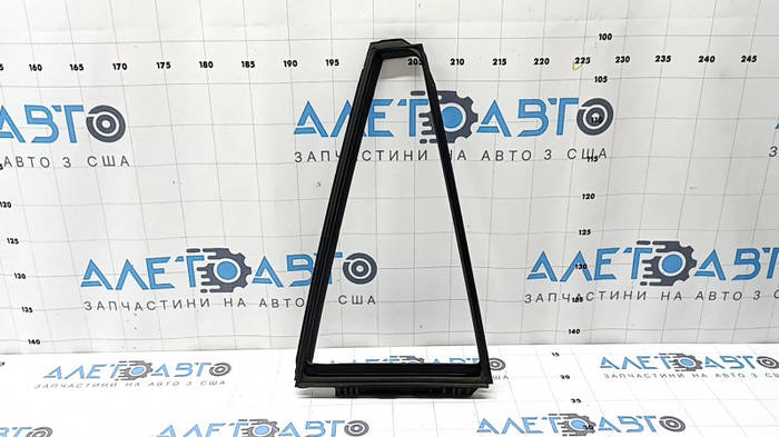 Уплотнитель стекла треугольника задний правый Toyota Rav4 19-24 ...