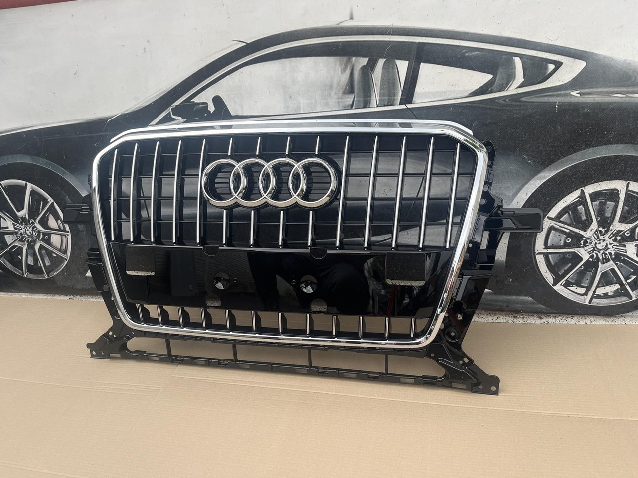 Решітка радіатора audi без рамки Q5 8R 2012 2013 2014 2015 2016 ауді ...