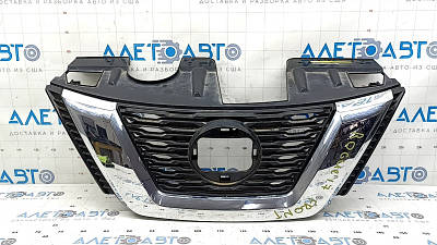 Решітка радіатора grill Nissan Rogue Sport 17-18 з емблемою, під ...