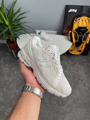 Кросівки жіночі New Balance 1906R FantomFit White, ціна: 3400 ₴, купити ...