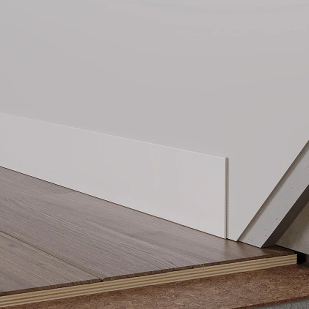 Плінтус накладний 60х2 алюмінієвий білий 2,7м: продаж, ціна у Києві ...