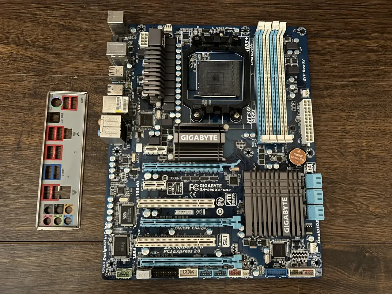 Материнська плата Gigabyte GA-990XA-UD3 (Socket AM3+, AMD 990X) Б/В ...