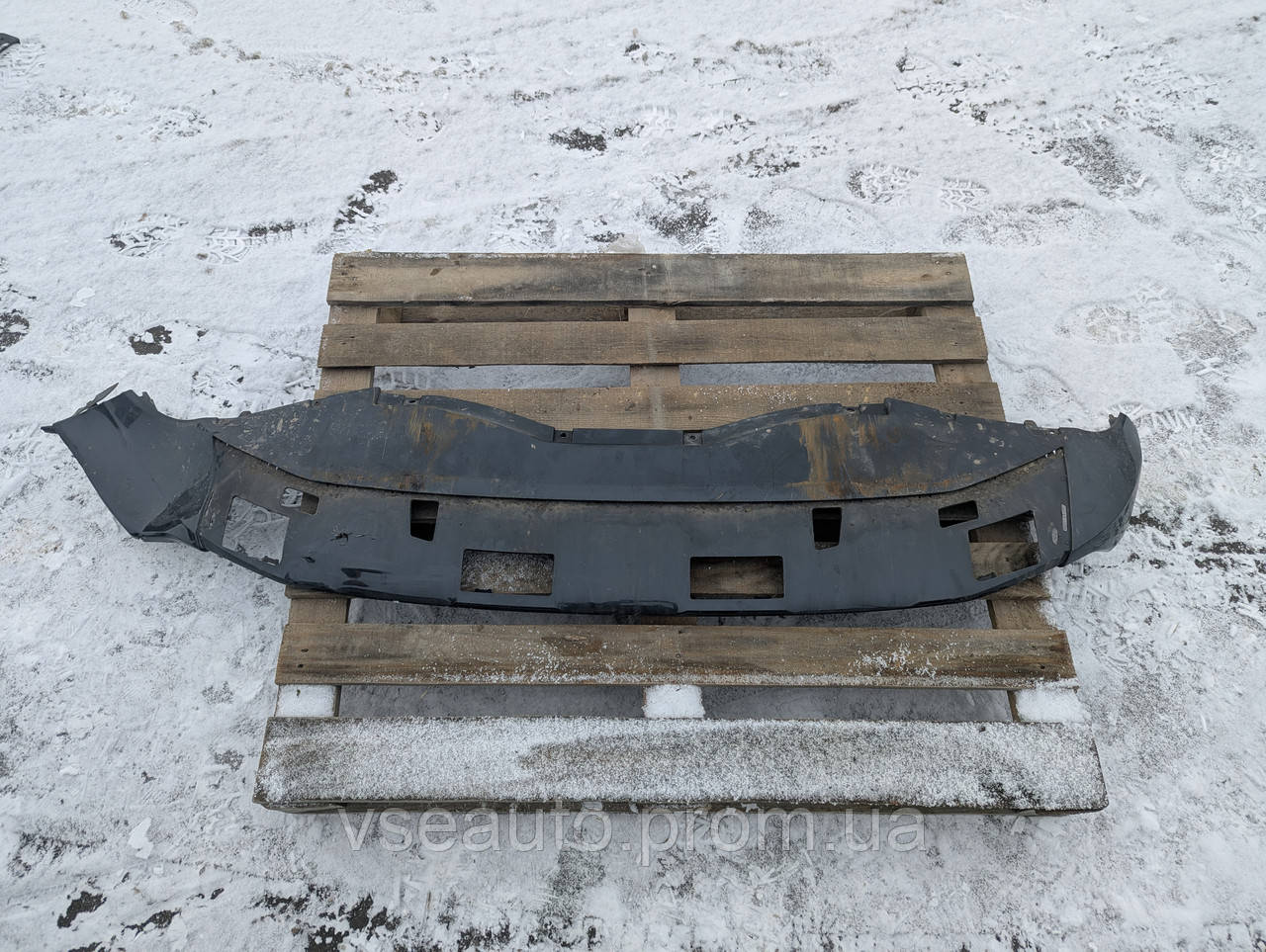 89A807061A Губа переднего бампера (эффект на фото) Audi Q4 Sportback E ...
