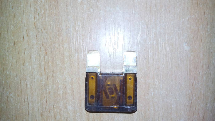 Предохранитель 70A на Renault Trafic 01->14 Renault Оригинал 7700410543 ...