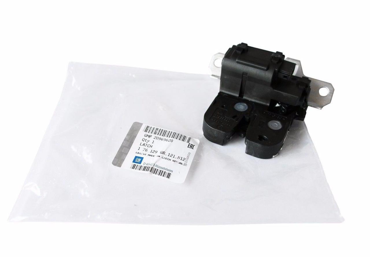 Замок у зборі задніх відкидних дверей (кришки багажника) GM 0176129 ...