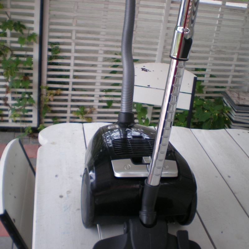 Пылесос AEG Electrolux Equipt AEQ10 б/у: продажа, цена в Житомире ...