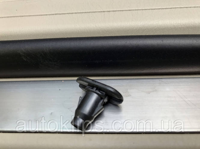 Купить Клипса крепление накладки порога Toyota PRADO, land cruser 200 ...