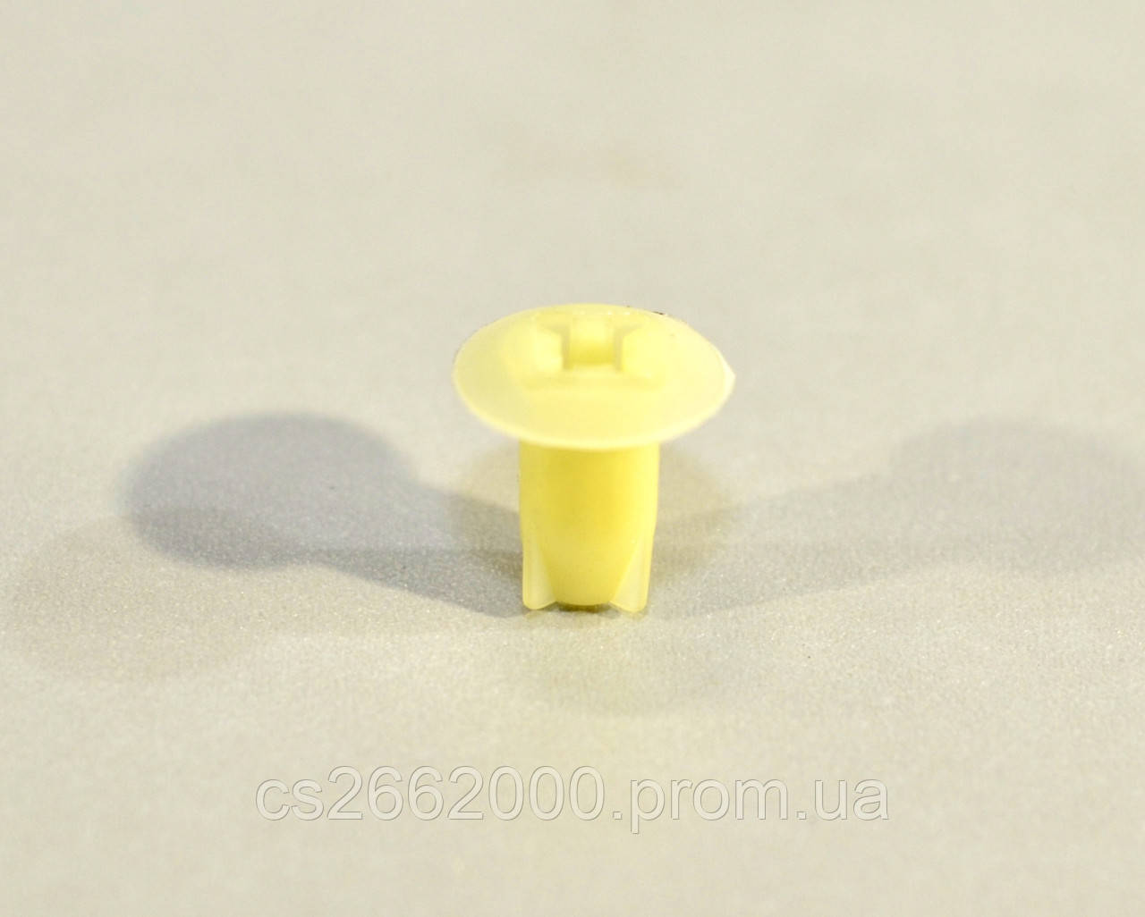 Клипса крепления обшивки внутренеей на Renault Trafic III 2014 ...