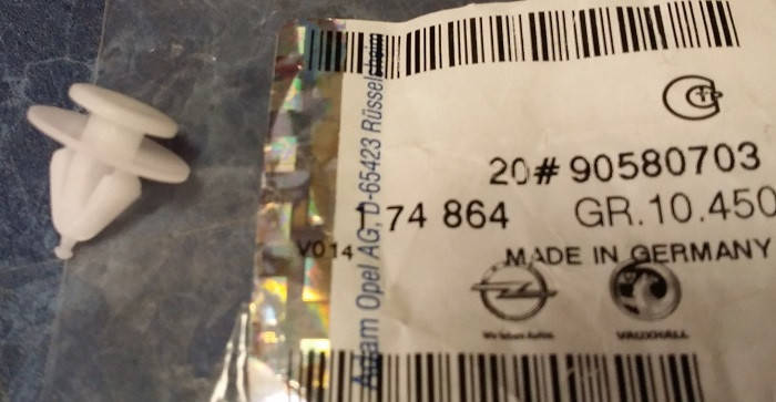 Купить Фиксатор молдинга и накладки пластикового порога GM 90580703 ...